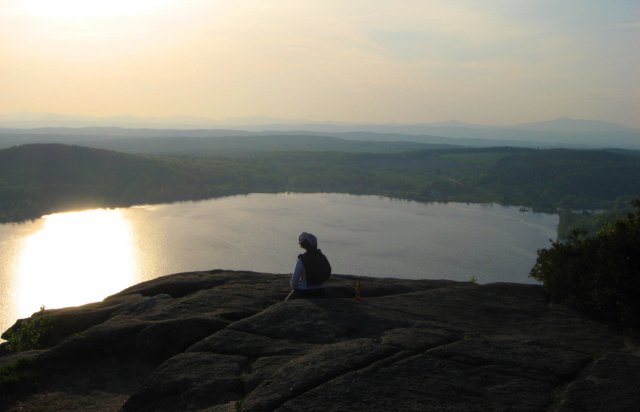 Hiking Mont Pinacle in Quebec's Eastern Townships
