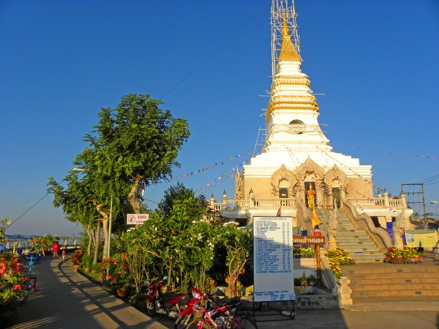 Why we love Nong Khai - The Travels of BBQboy and Spanky