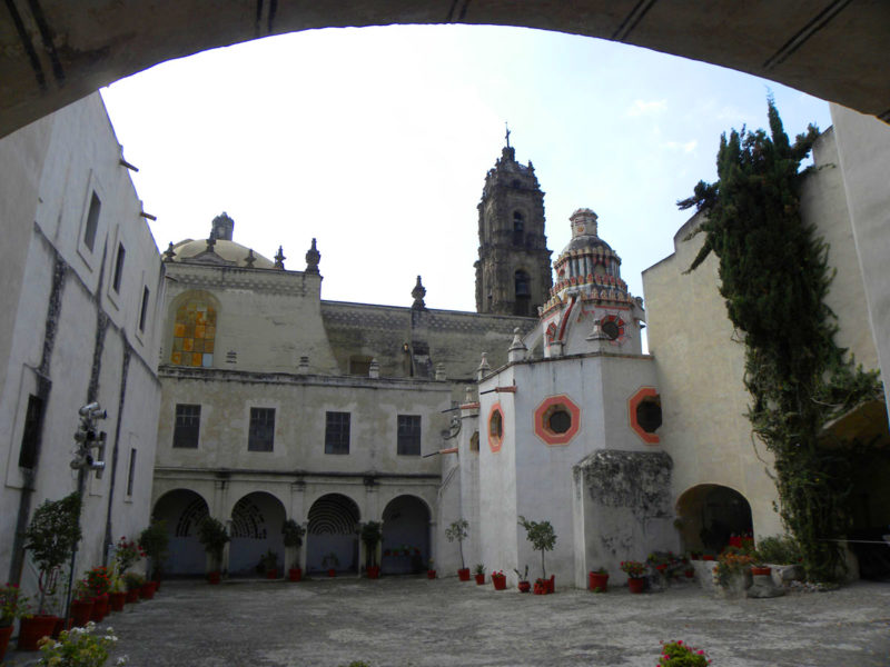 The Pueblo Magico town of Tepotzotlán (Mexico)